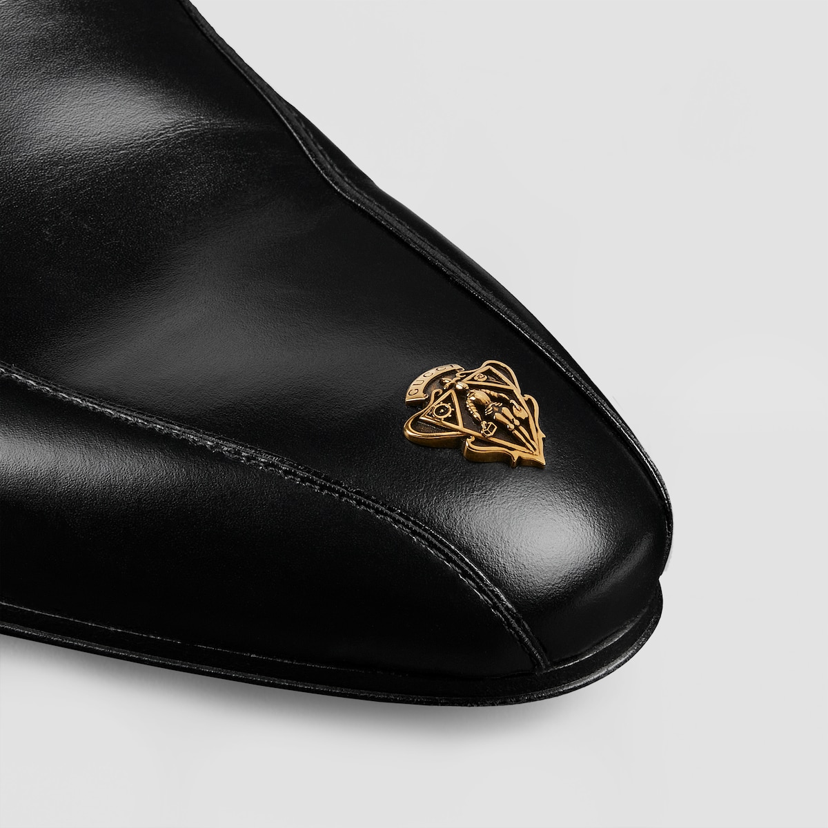 Men's loafer with Gucci Crest in black leather | GUCCI® UK