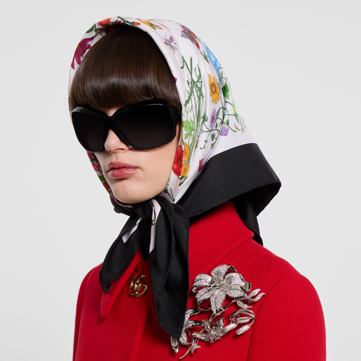 Square frame sunglasses in black | GUCCI® MX