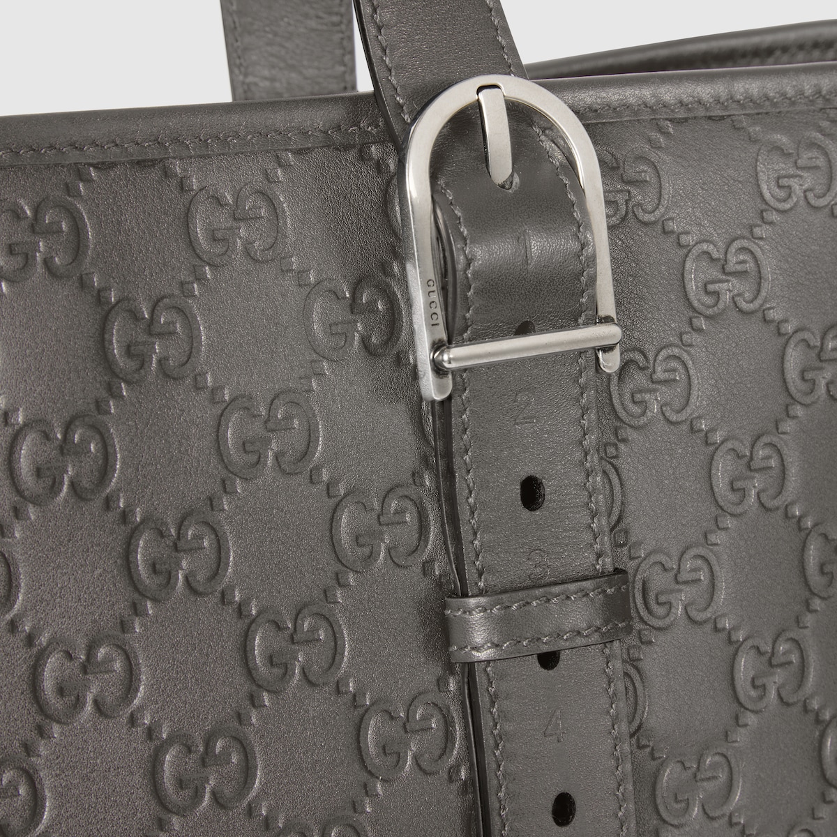 〔GGエンブレム〕ラージ トートバッグ ・グレー GGスプリーム | GUCCI公式