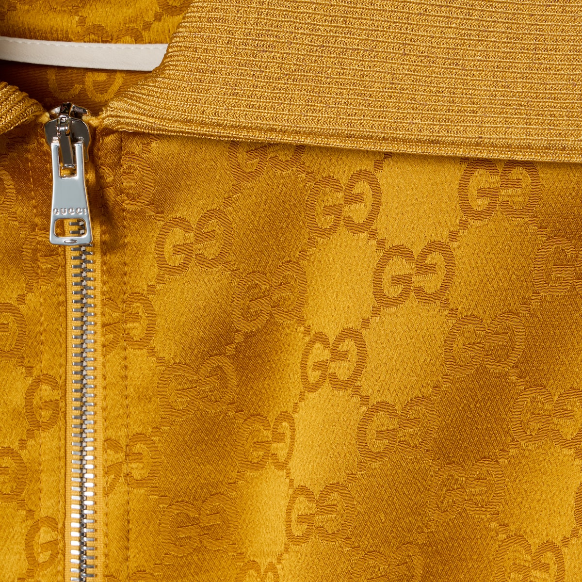 Pullover aus GG Azetat-Jacquard in beige | GUCCI® DE