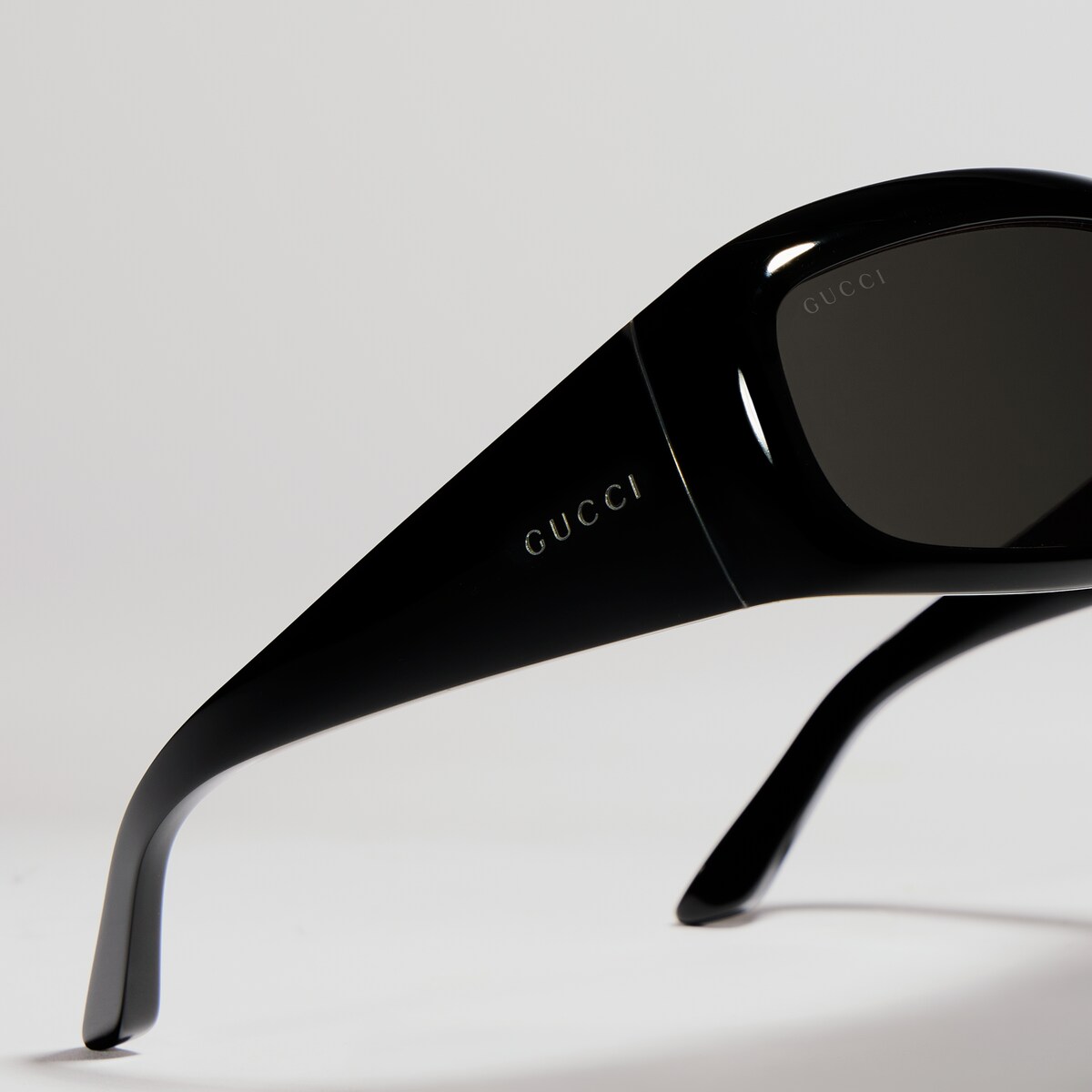 Rectangular frame sunglasses in black | GUCCI® US
