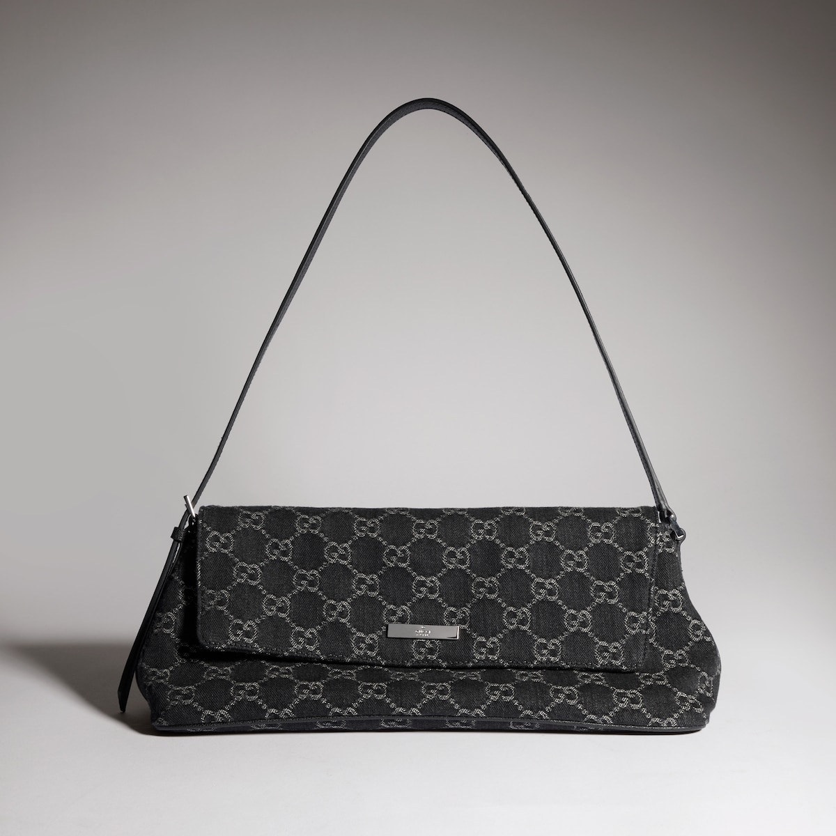 Madison medium shoulder bag in black GG denim | GUCCI® ZA