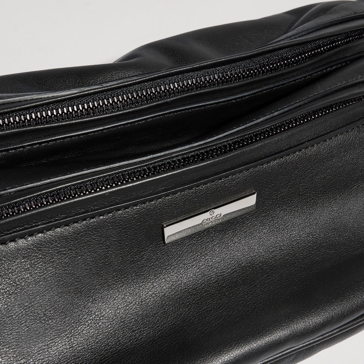 Gucci Tag medium crossbody bag in black leather | GUCCI® US