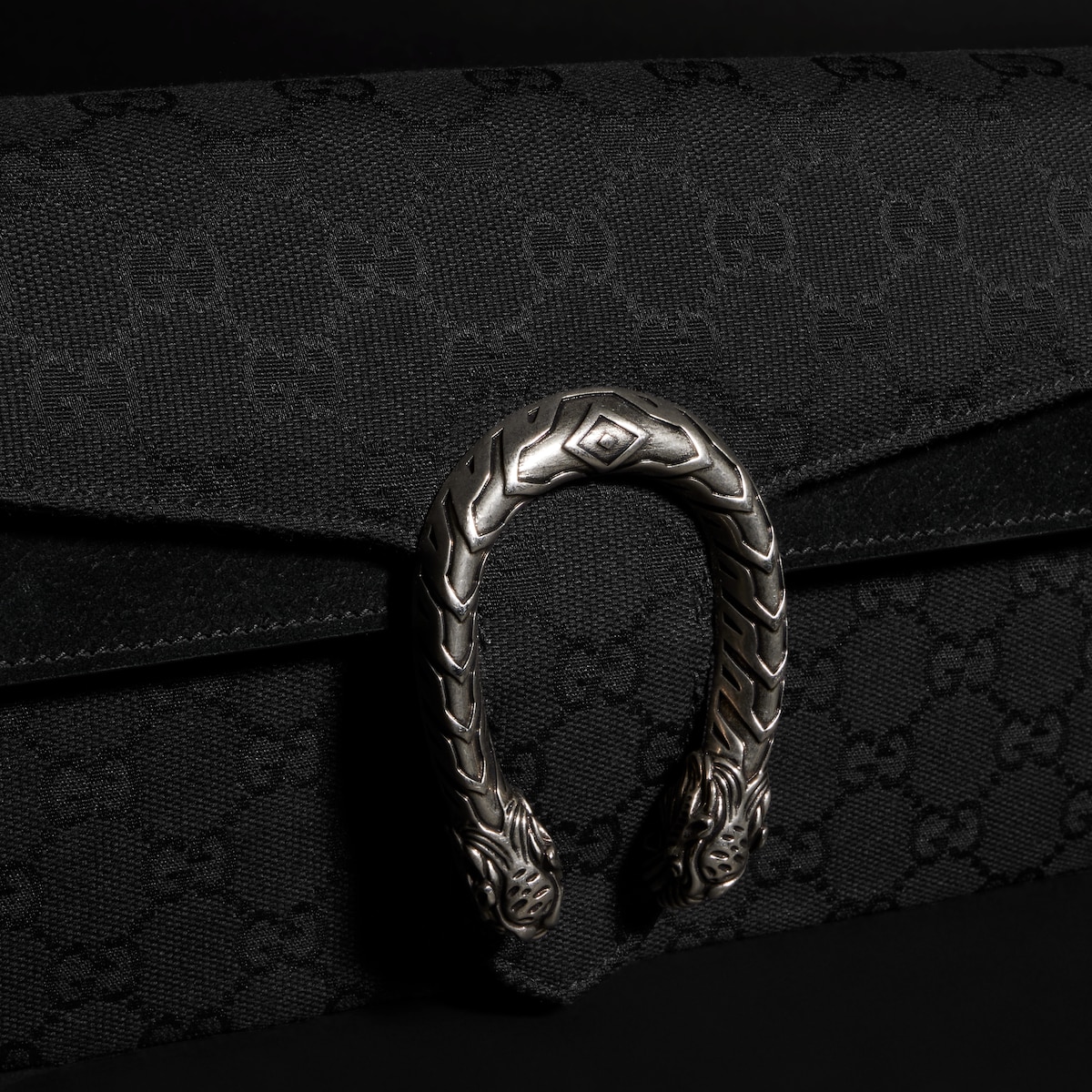 Dionysus medium shoulder bag in black GG canvas | GUCCI® US