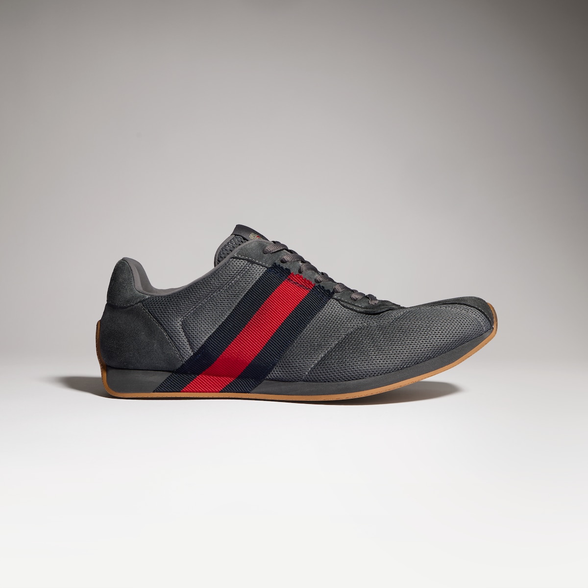 Men's Gucci Tempo sneaker in dark grey mesh and suede | GUCCI® CH
