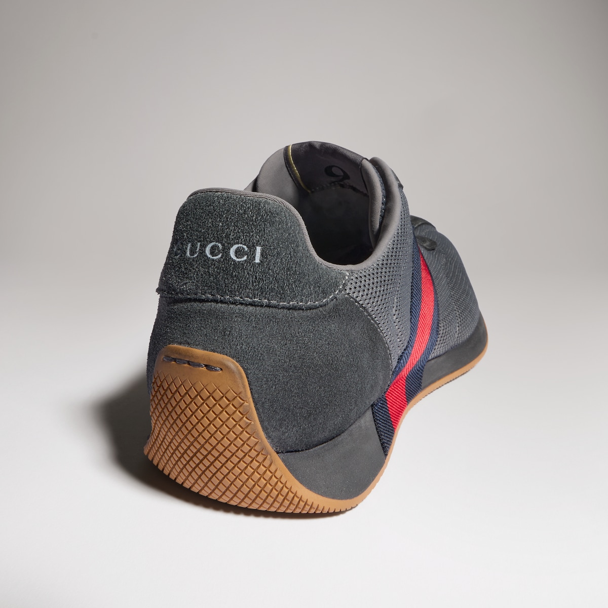 Men's Gucci Tempo sneaker in dark grey mesh and suede | GUCCI® CH