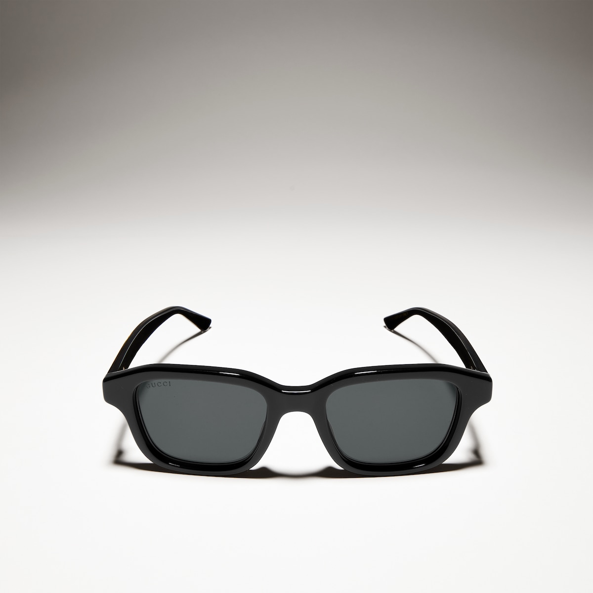 Rectangular-frame sunglasses in black | GUCCI® IT
