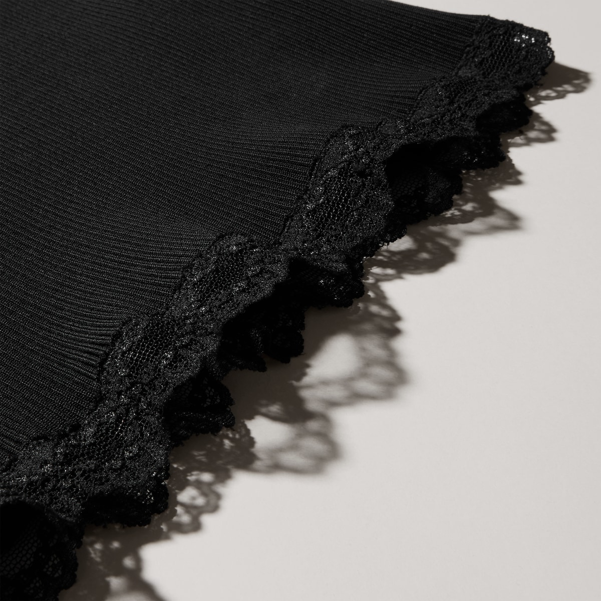 Fine matte viscose rib top in black | GUCCI® UK