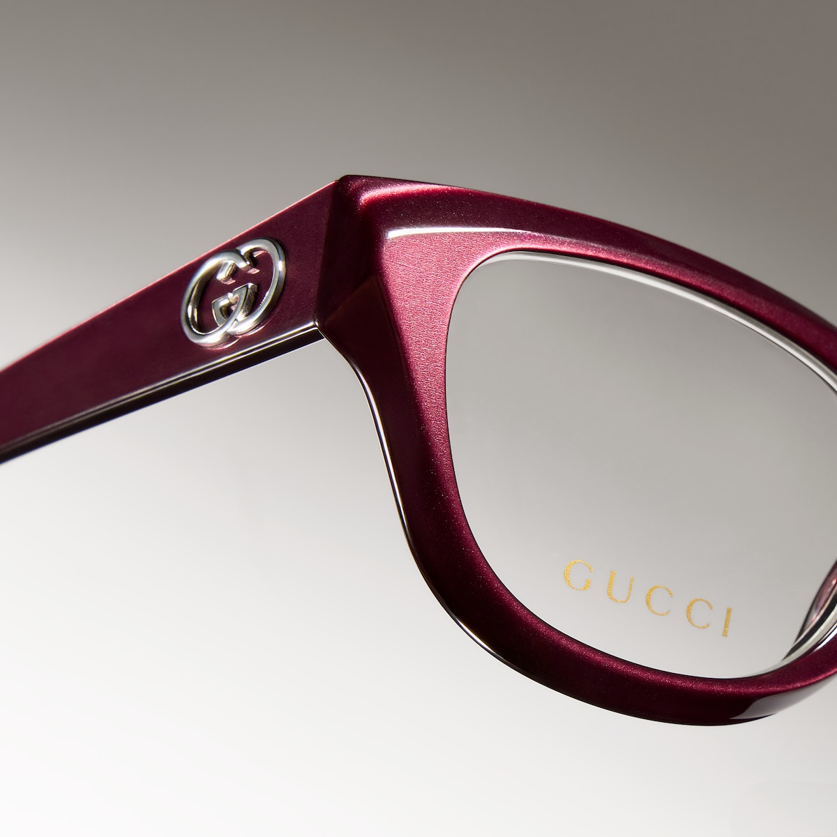 Geometrisches Brillengestell in weinrot | GUCCI® DE