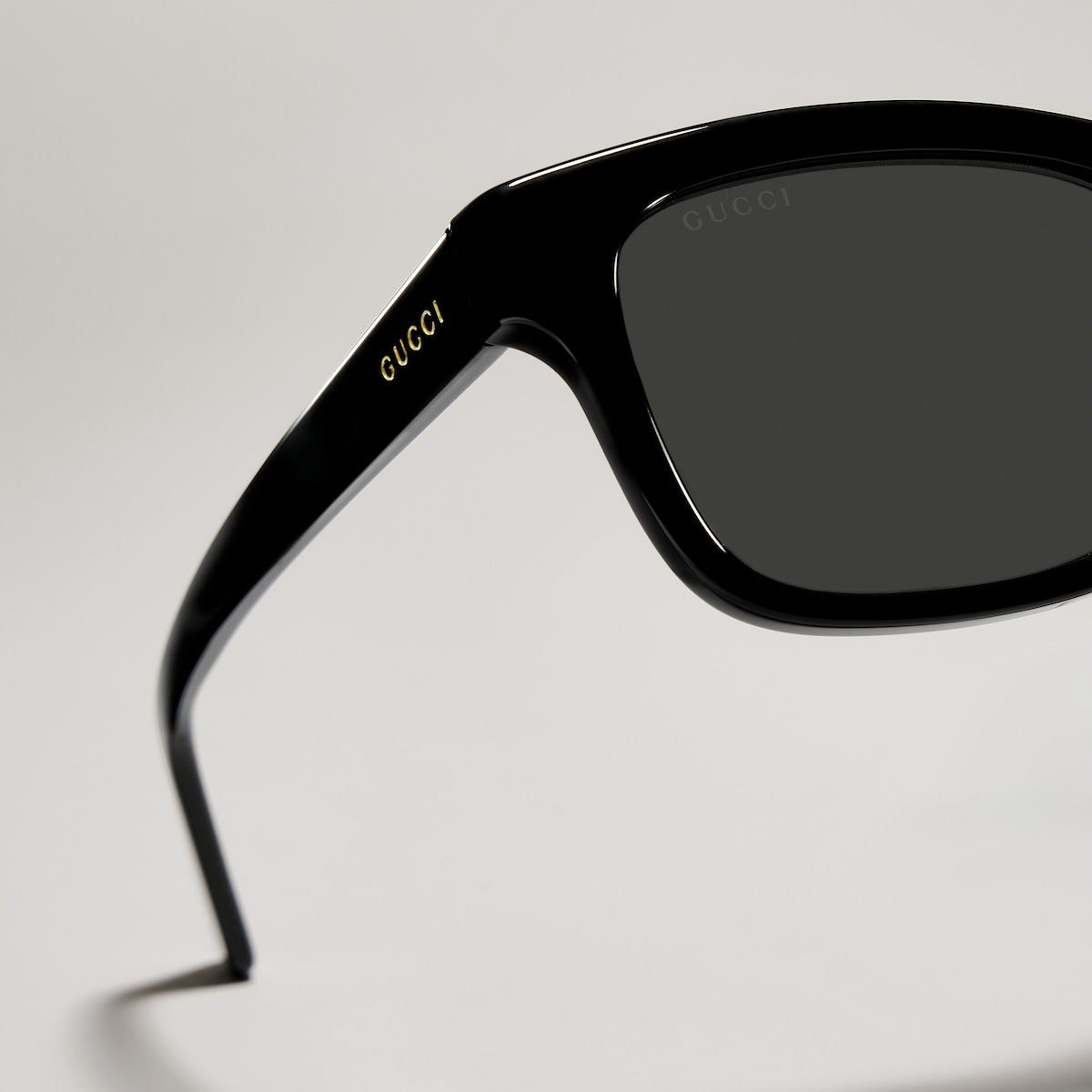 Rectangular-frame sunglasses in black | GUCCI® SA