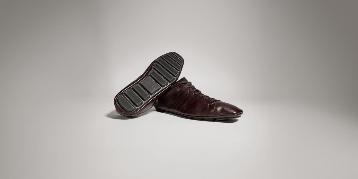 Men's lace-up driver in dark brown leather | GUCCI® CH