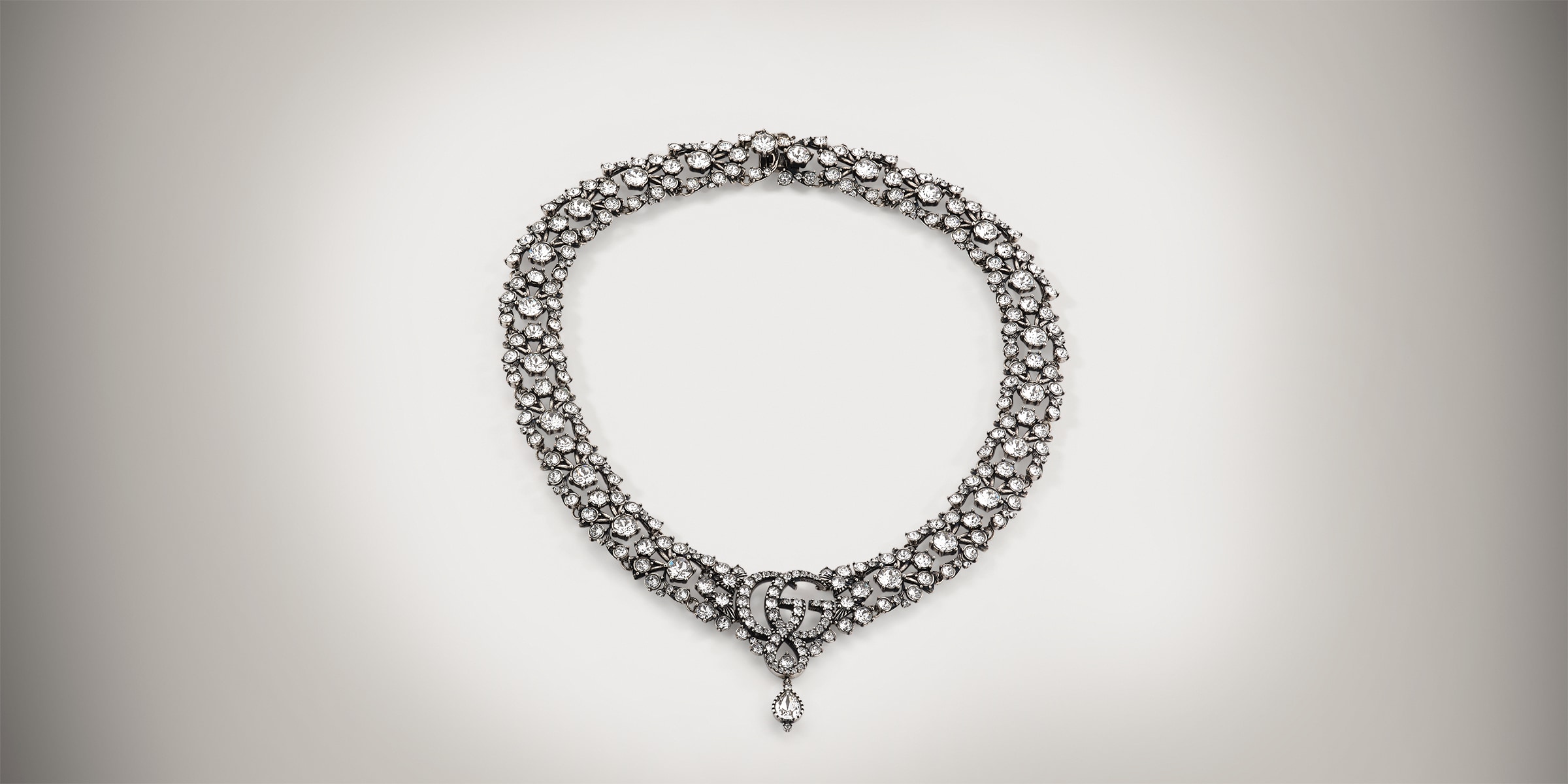 Collier ras de cou en cristaux GG Marmont en laiton palladié | GUCCI® FR