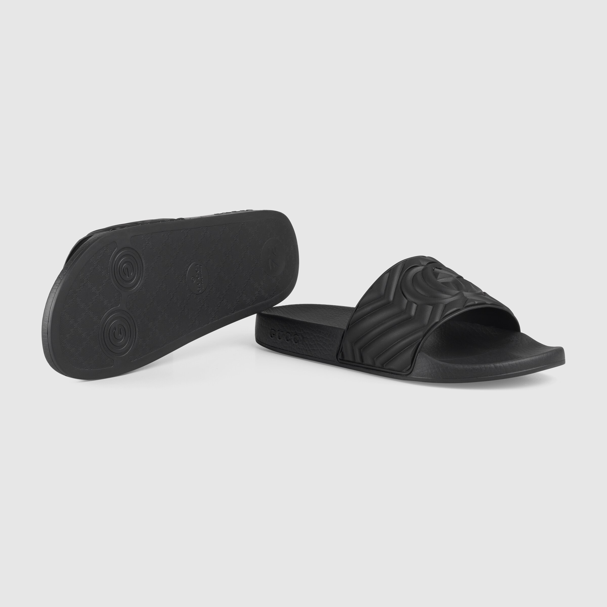 Sandale en caoutchouc matelassé pour homme en caoutchouc noir | GUCCI® FR