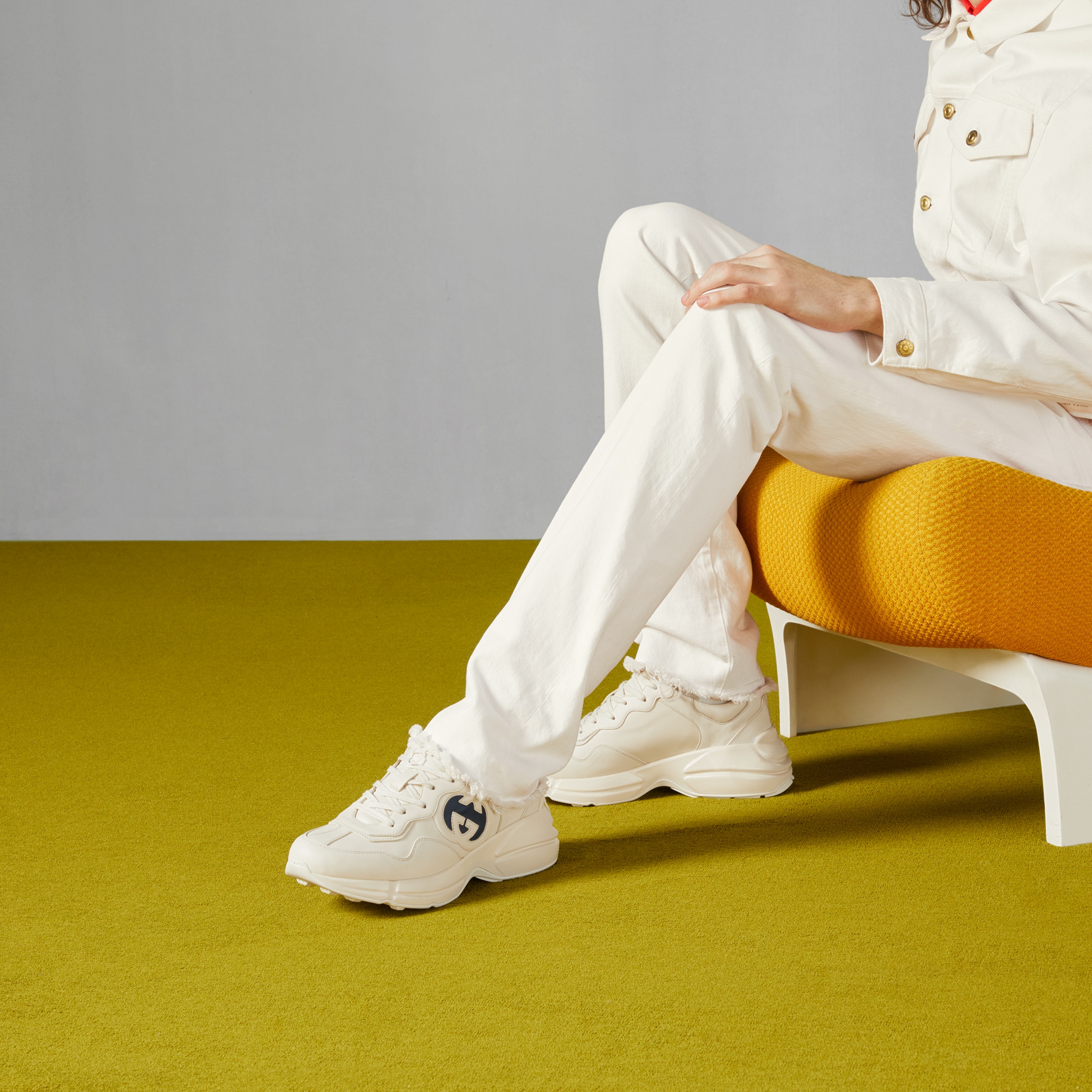 象牙白色皮革Rhyton系列男士互扣式双G运动鞋 | GUCCI® 香港