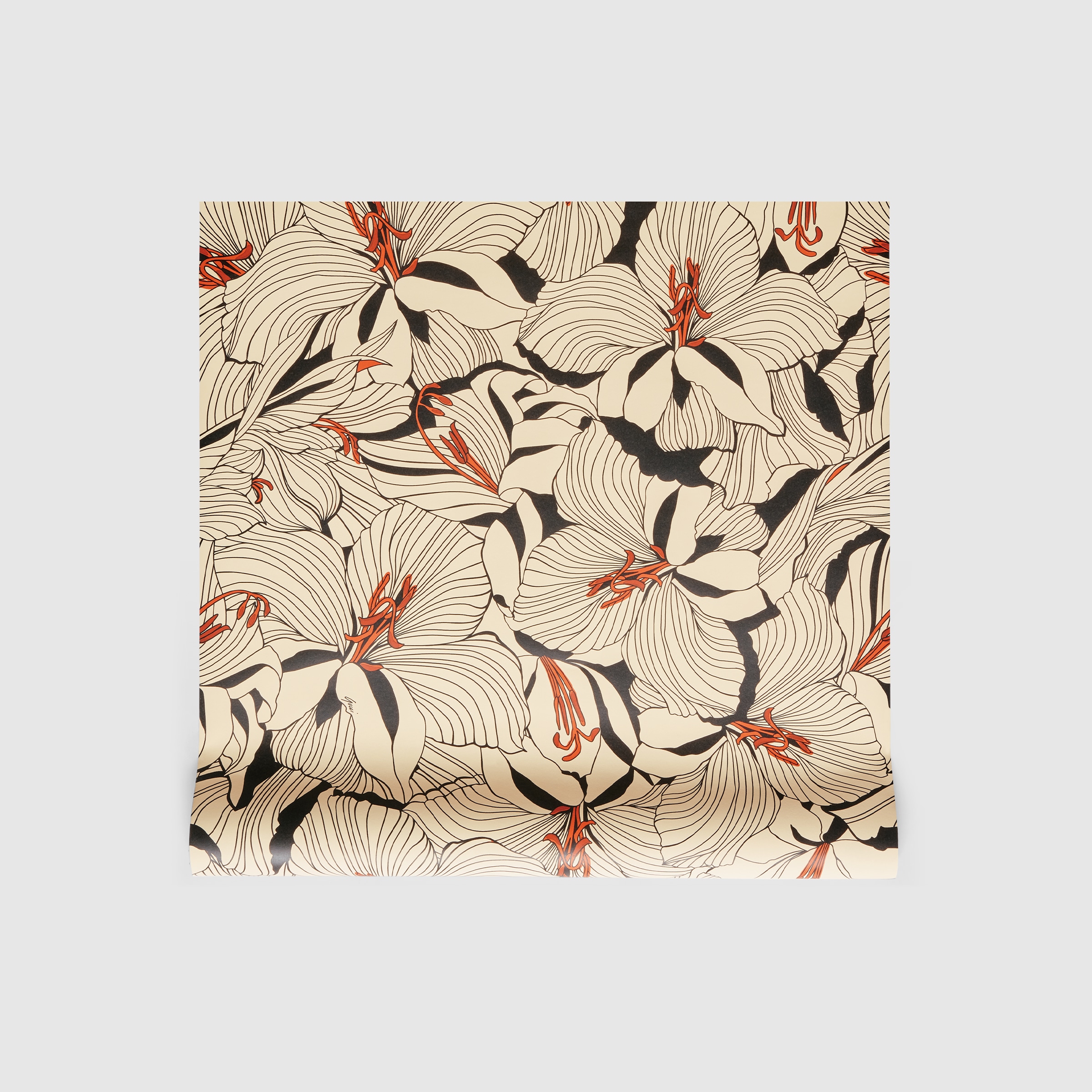 Lillies wallpaper in ivory and black | GUCCI® US