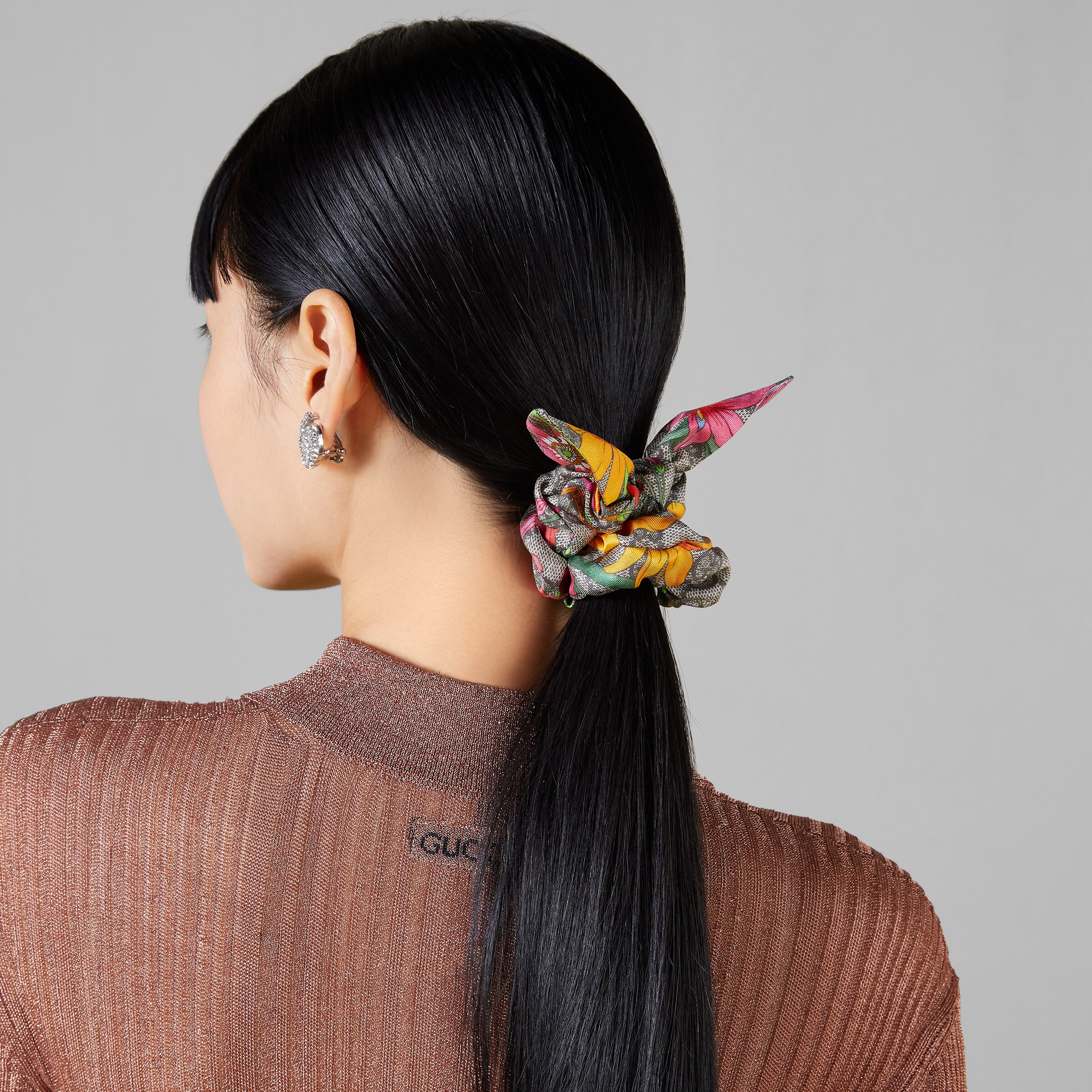Silk GG scrunchie set in beige and ebony | GUCCI® Australia