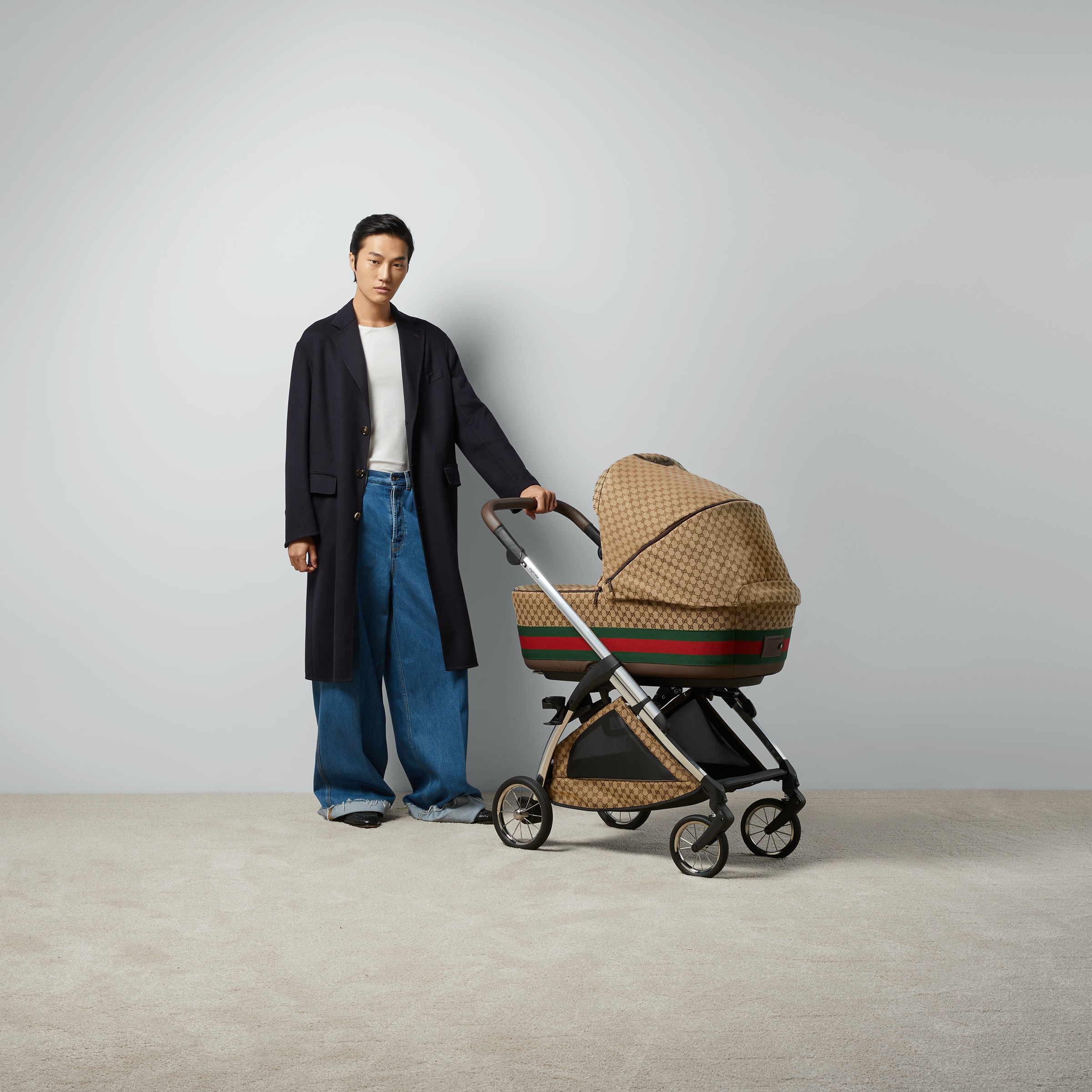 Gucci Bassinet-Stroller combo in beige and ebony GG canvas | GUCCI® UK