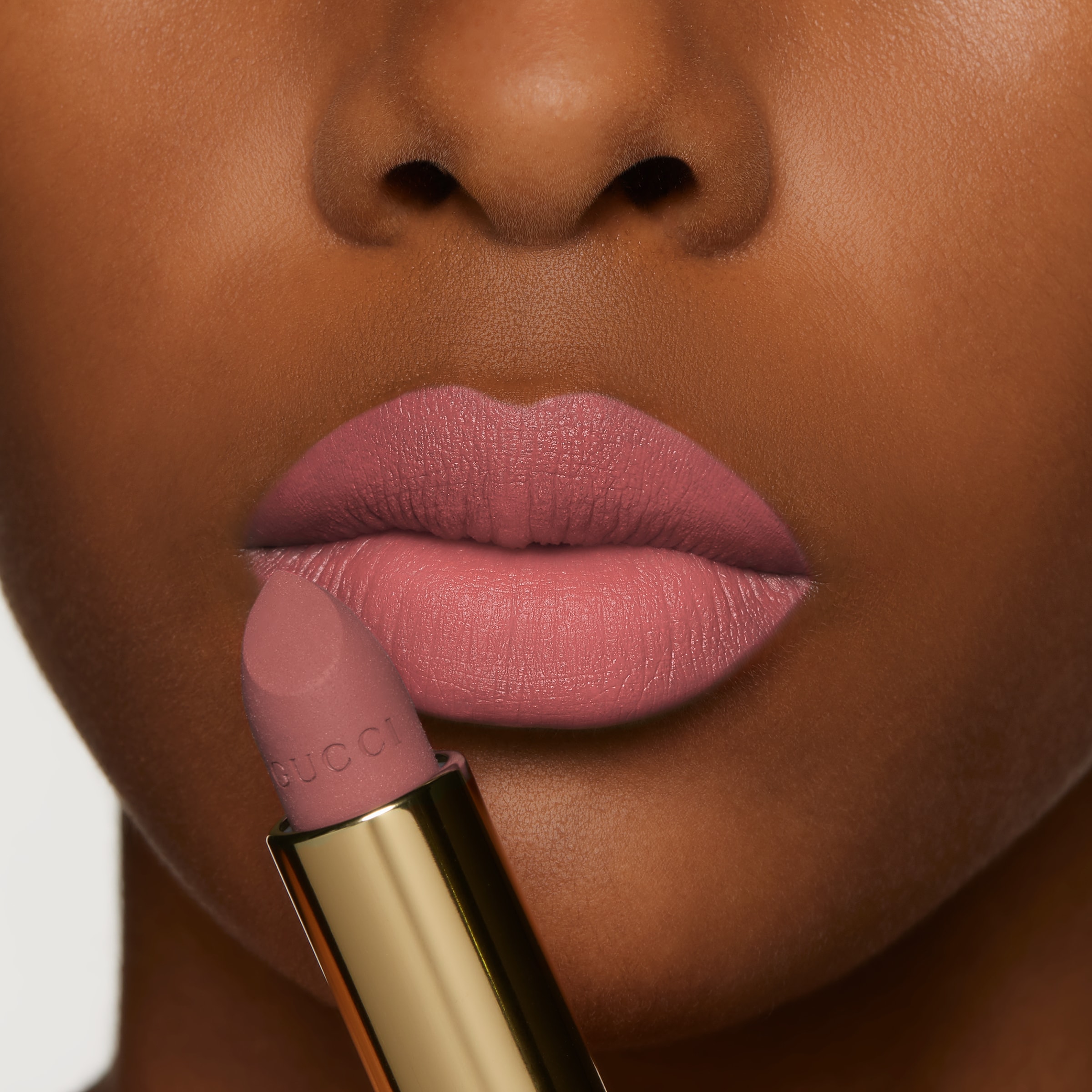 オンライン限定 GUCCI 201 ザ ペインテッド ヴェール グッチ ルージュ ア レーヴル マットリップスティック｜グッチコスメ・メイク ...