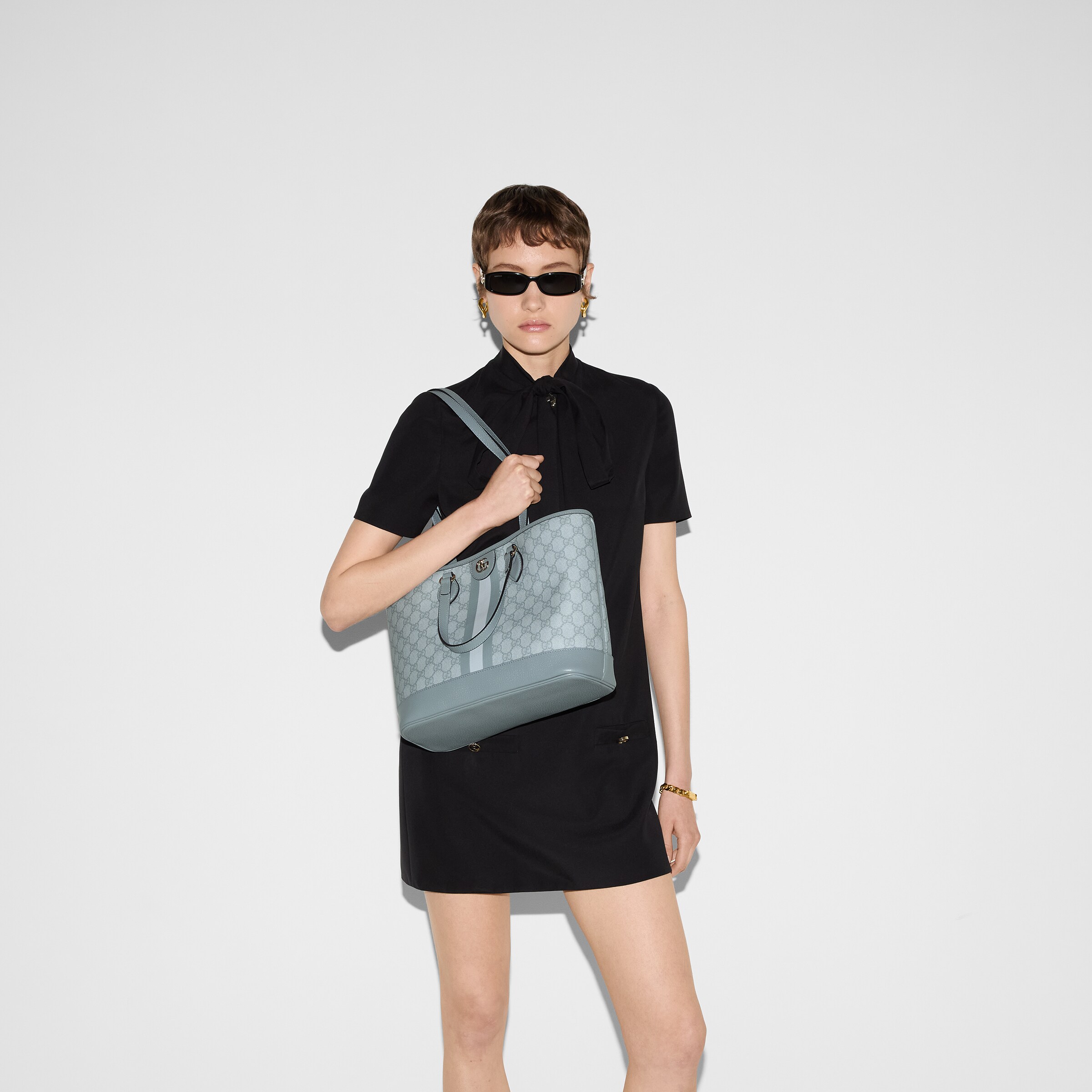 Bolsa tote pequeña Ophidia inGG Supreme azul grisáceo | GUCCI® MX
