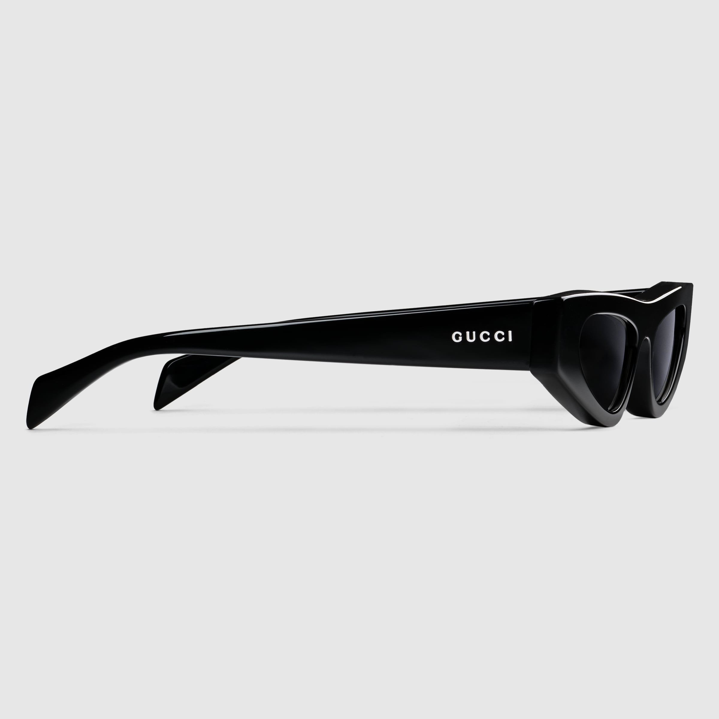Cat-eye frame sunglasses in black | GUCCI® US