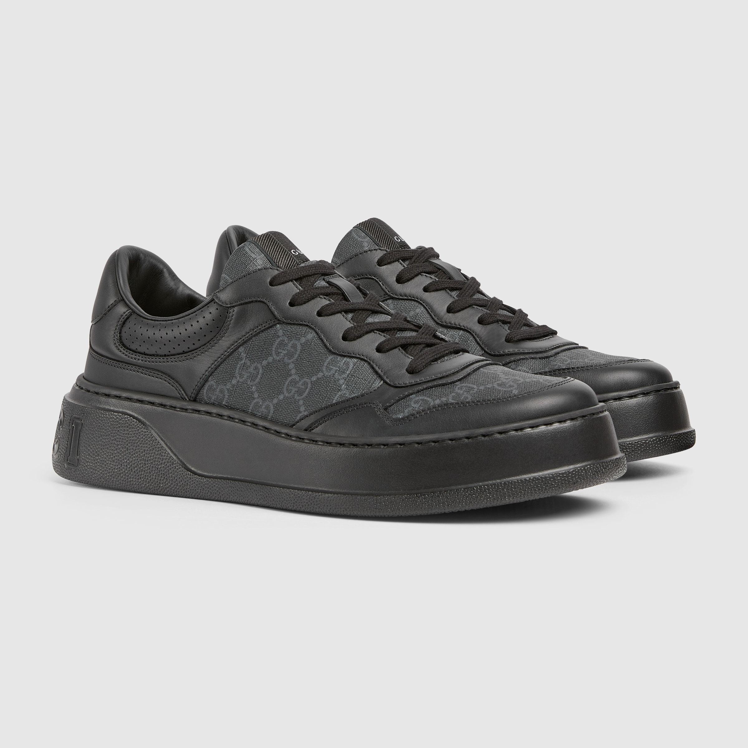 Men's GG sneaker in black GG Supreme | GUCCI® MX