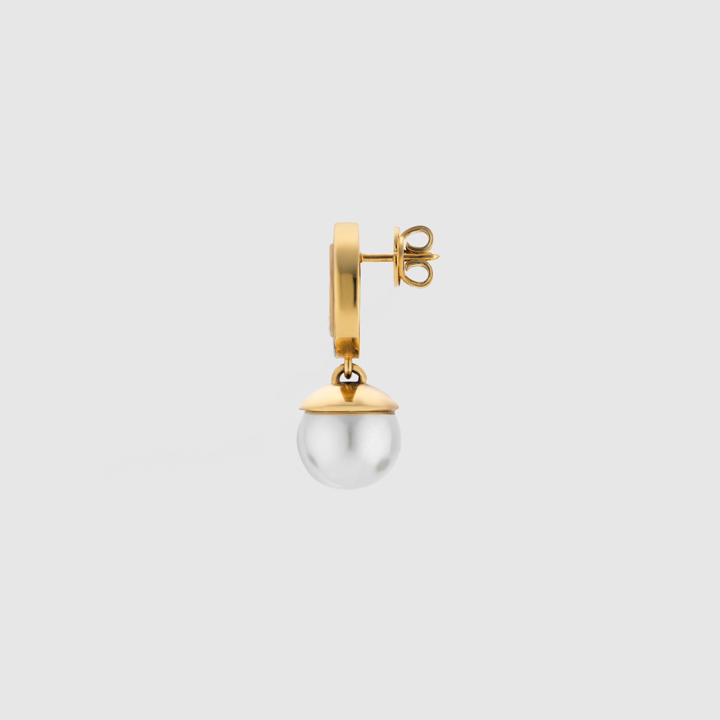Gucci Blondie pearl drop earrings in yellow gold-toned metal | GUCCI ...