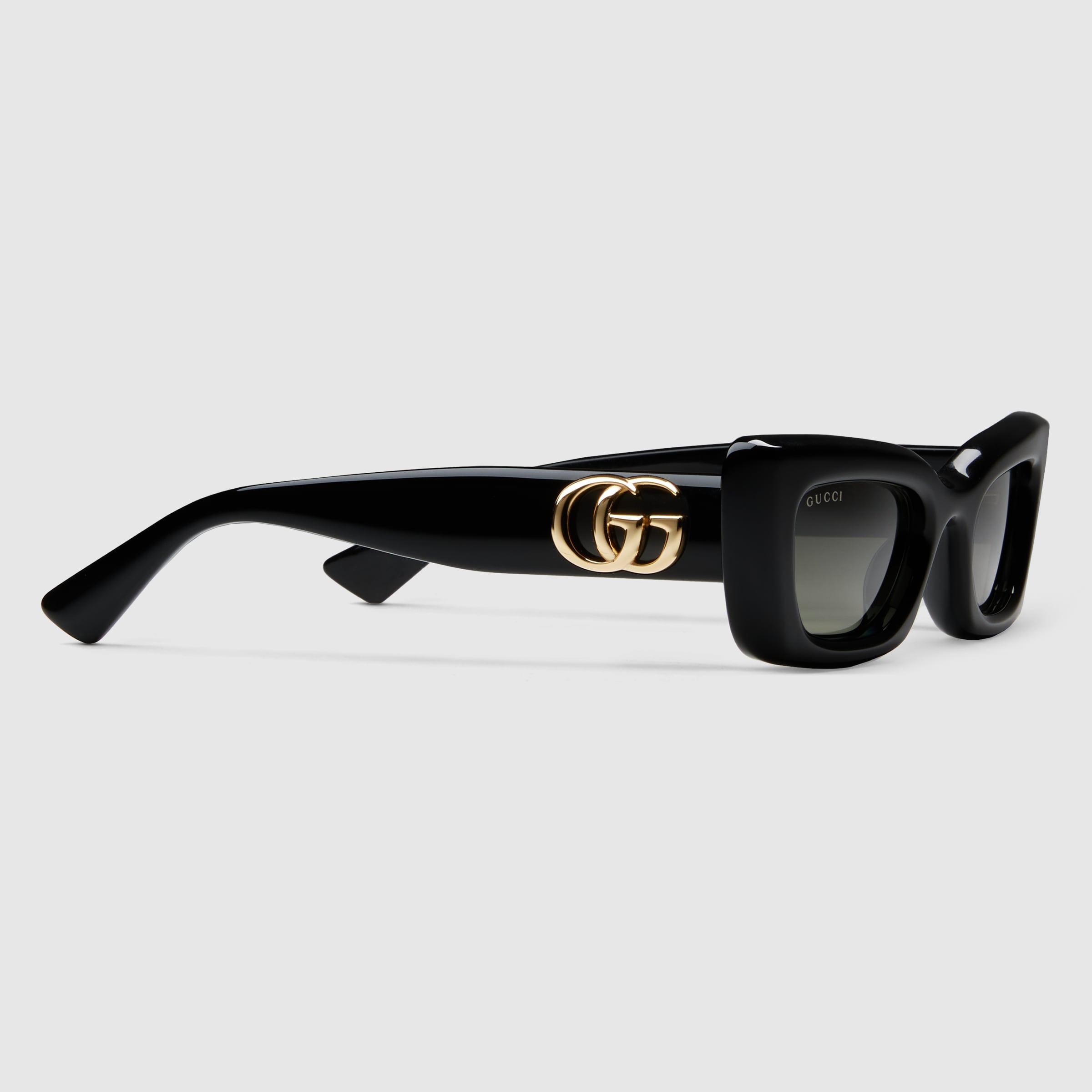 Cat-eye frame sunglasses in black | GUCCI® US