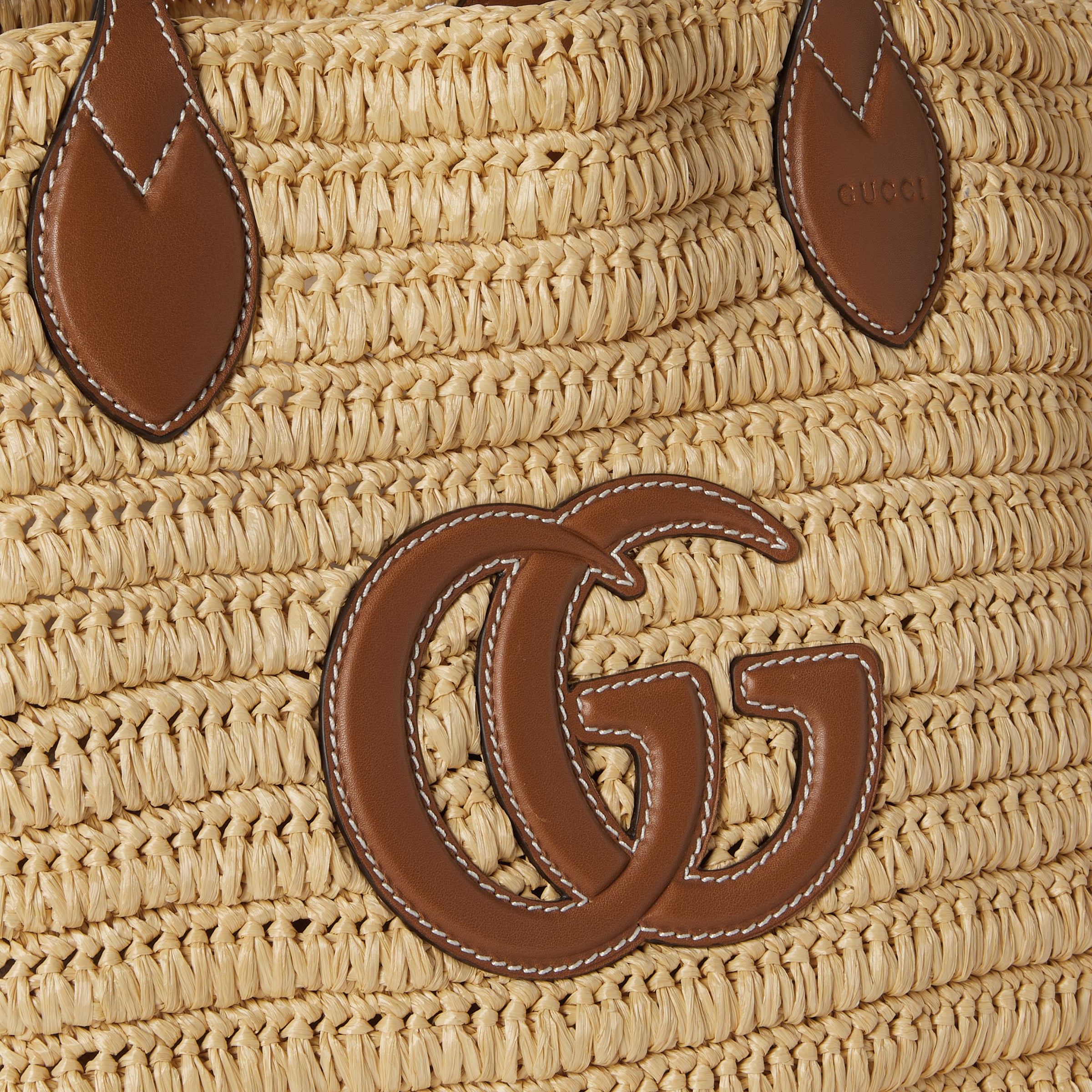 Woven medium tote bag in natural raffia effect | GUCCI® Australia