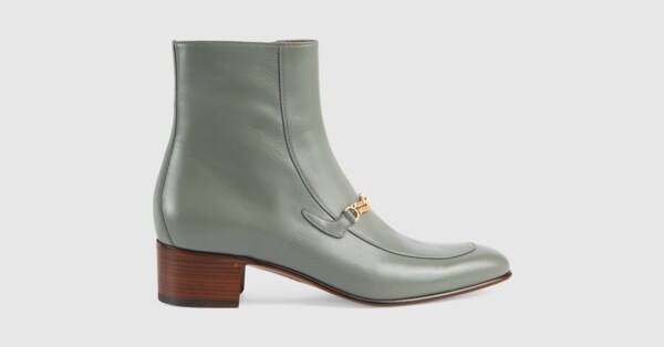 Bottines à chaîne avec détail GG en cuir gris | GUCCI® FR