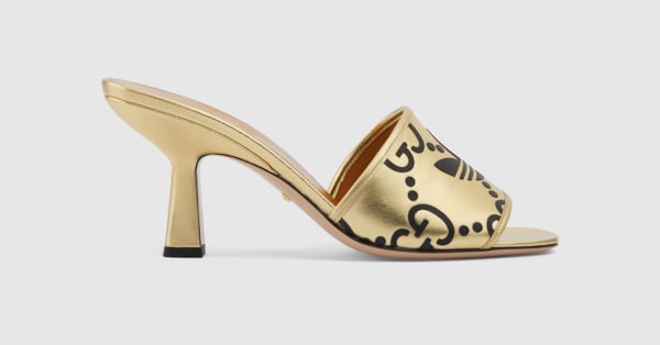 Chancla adidas x Gucci para mujer en piel metalizada dorada | GUCCI® ES