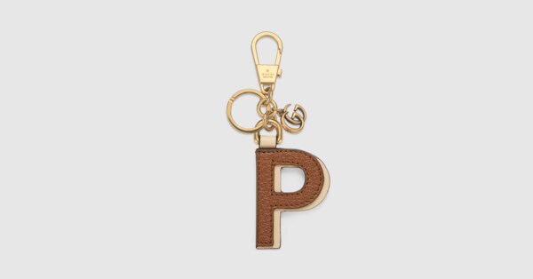 Letter P keychain in cuir and beige leather | GUCCI® UK