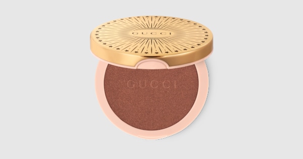 05, Gucci Glow Highlighter powder in 05 Warm Bronze | GUCCI® US