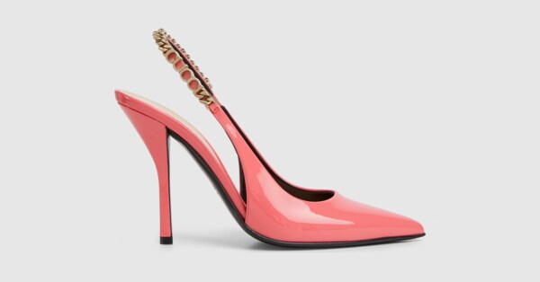 Zapato de salón Gucci Signoria con talón descubierto en charol rosa ...