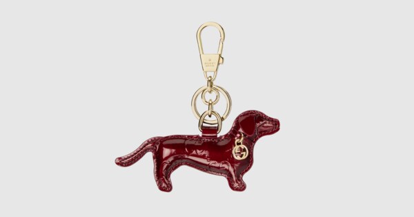 Dog-shaped bag charm in Rosso Ancora patent GG leather | GUCCI® INT