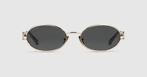Gafas de sol con montura rectangular en tono dorado | GUCCI® ES
