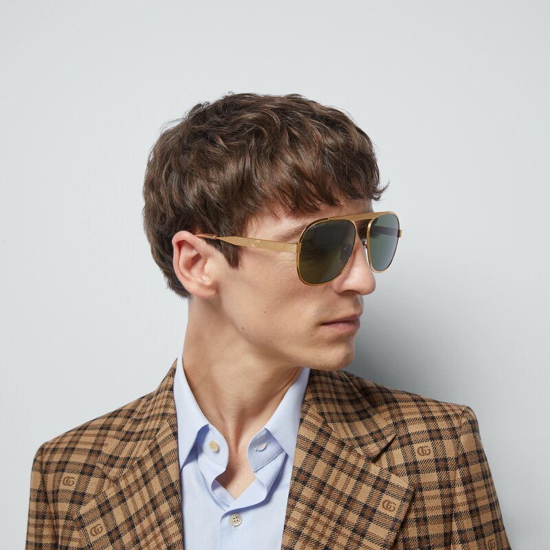 Navigator frame sunglasses in gold-toned metal | GUCCI® US