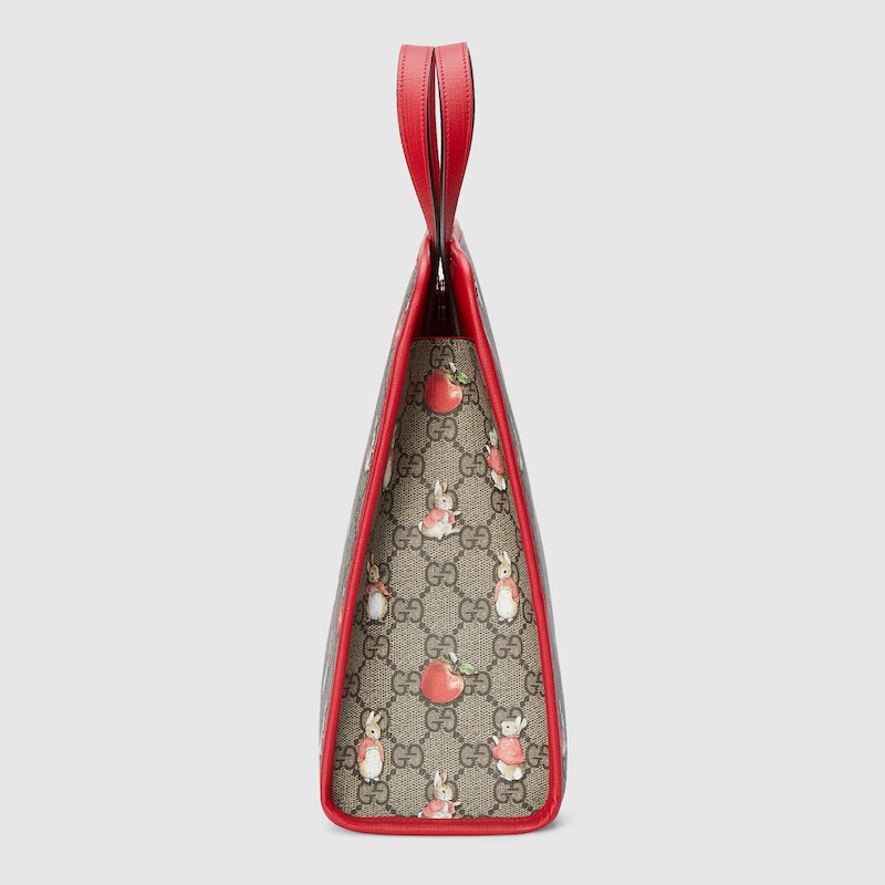 QA ®غوتشي |‎Peter Rabbit™ x Gucci tote bag in beige and ebony Supreme