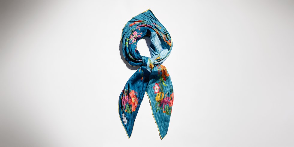 Printed silk shawl in multicolor | GUCCI® CA