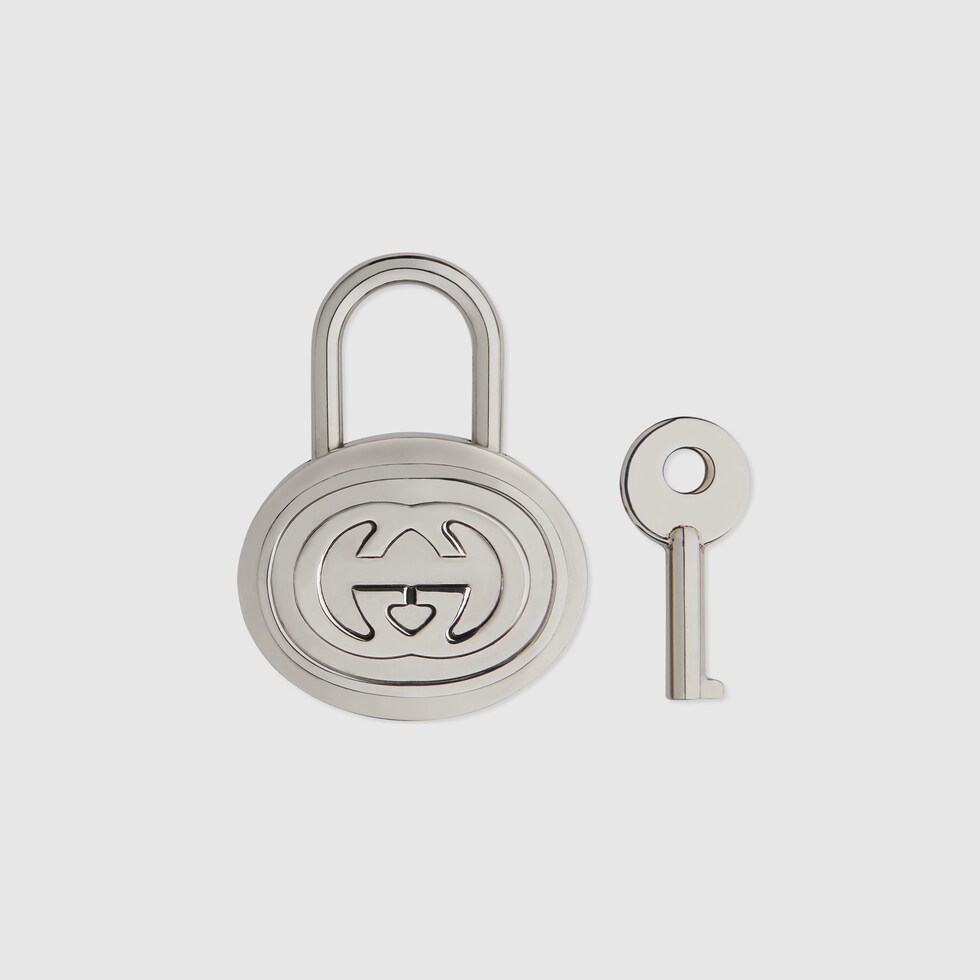 แพดล็อก Interlocking G padlock inโลหะโทนสีแพลเลเดียม | GUCCI® TH