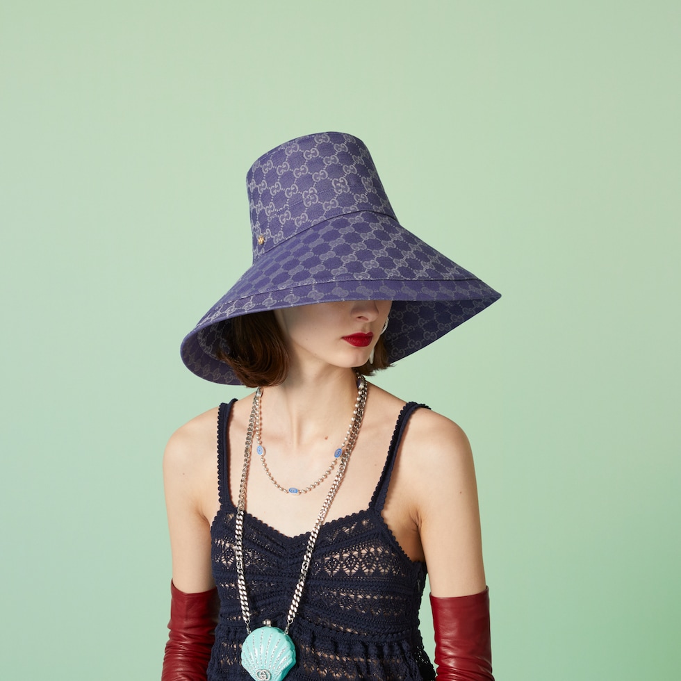 หมวก GG canvas wide brim hat inสีน้ำเงินและสีเทา | GUCCI® TH