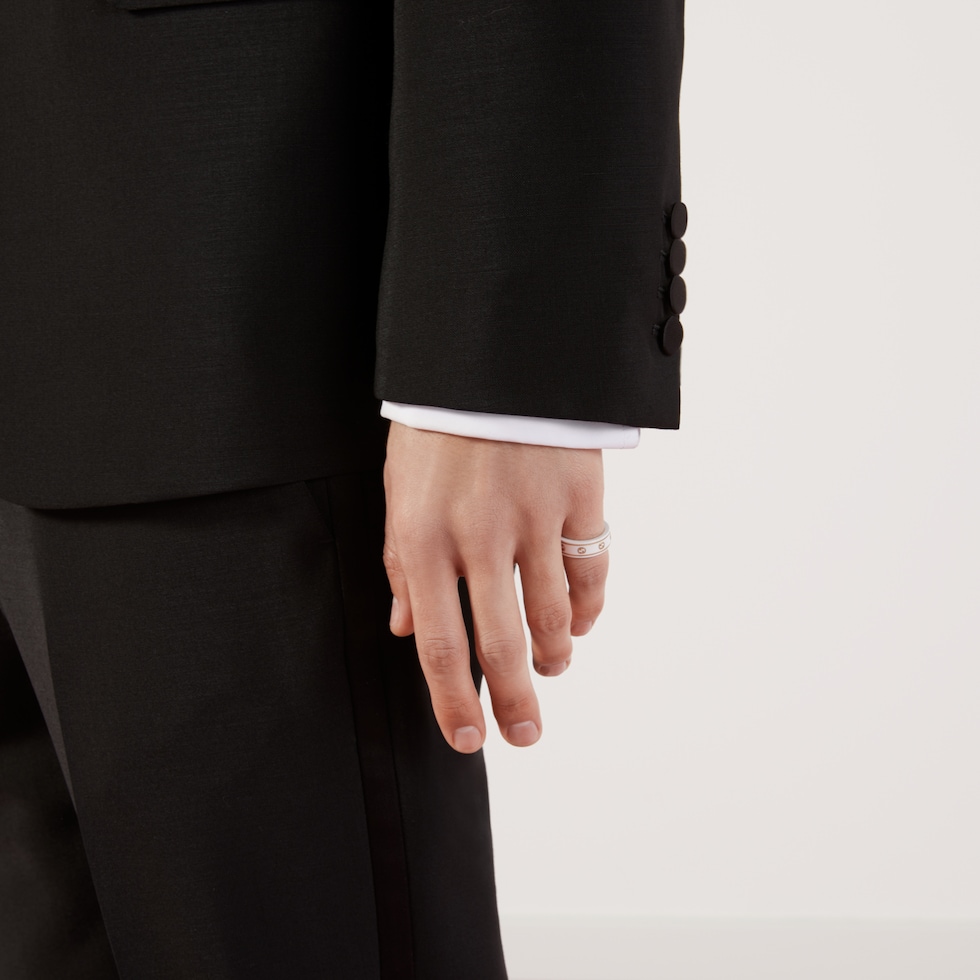 Icon 18k ring with Interlocking G in 18k yellow gold and white | GUCCI® US