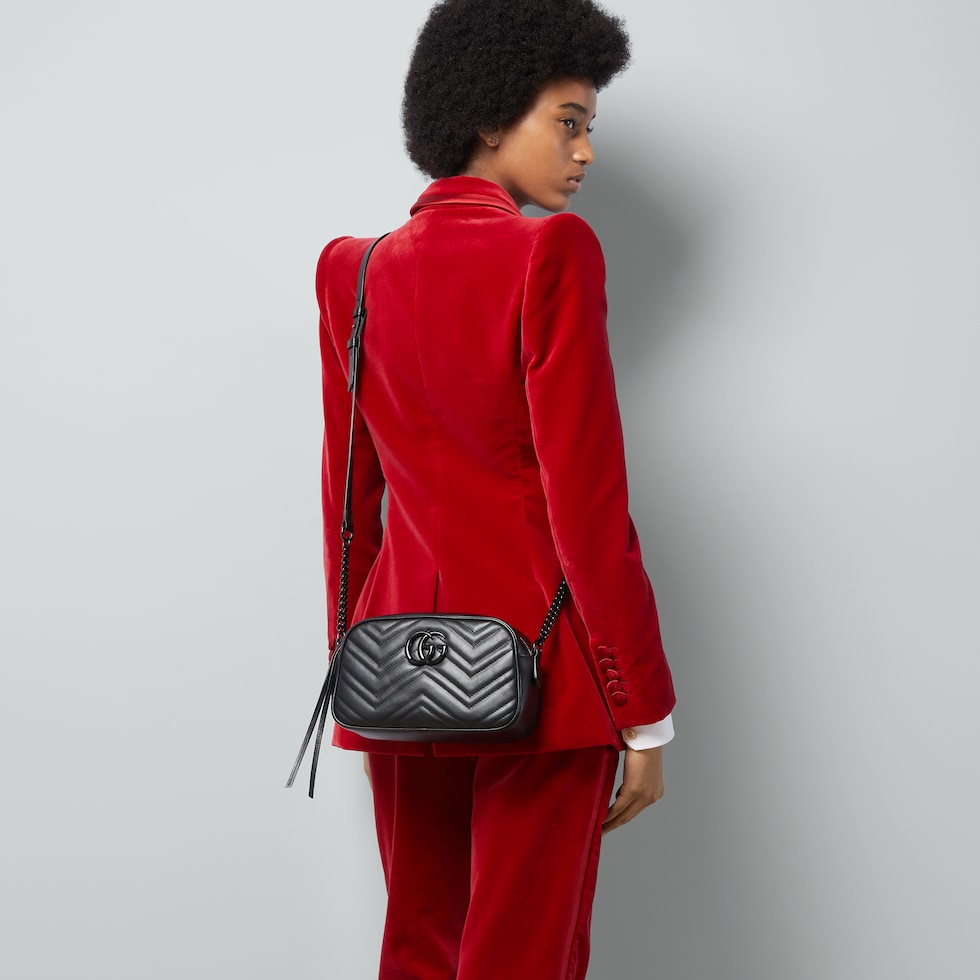 GG Marmont small camera bag in black leather | GUCCI® CA