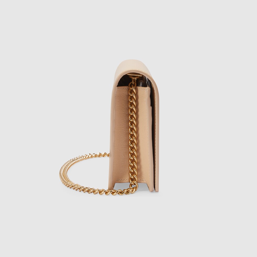 Chain wallet with Gucci script in light beige leather | GUCCI® Canada