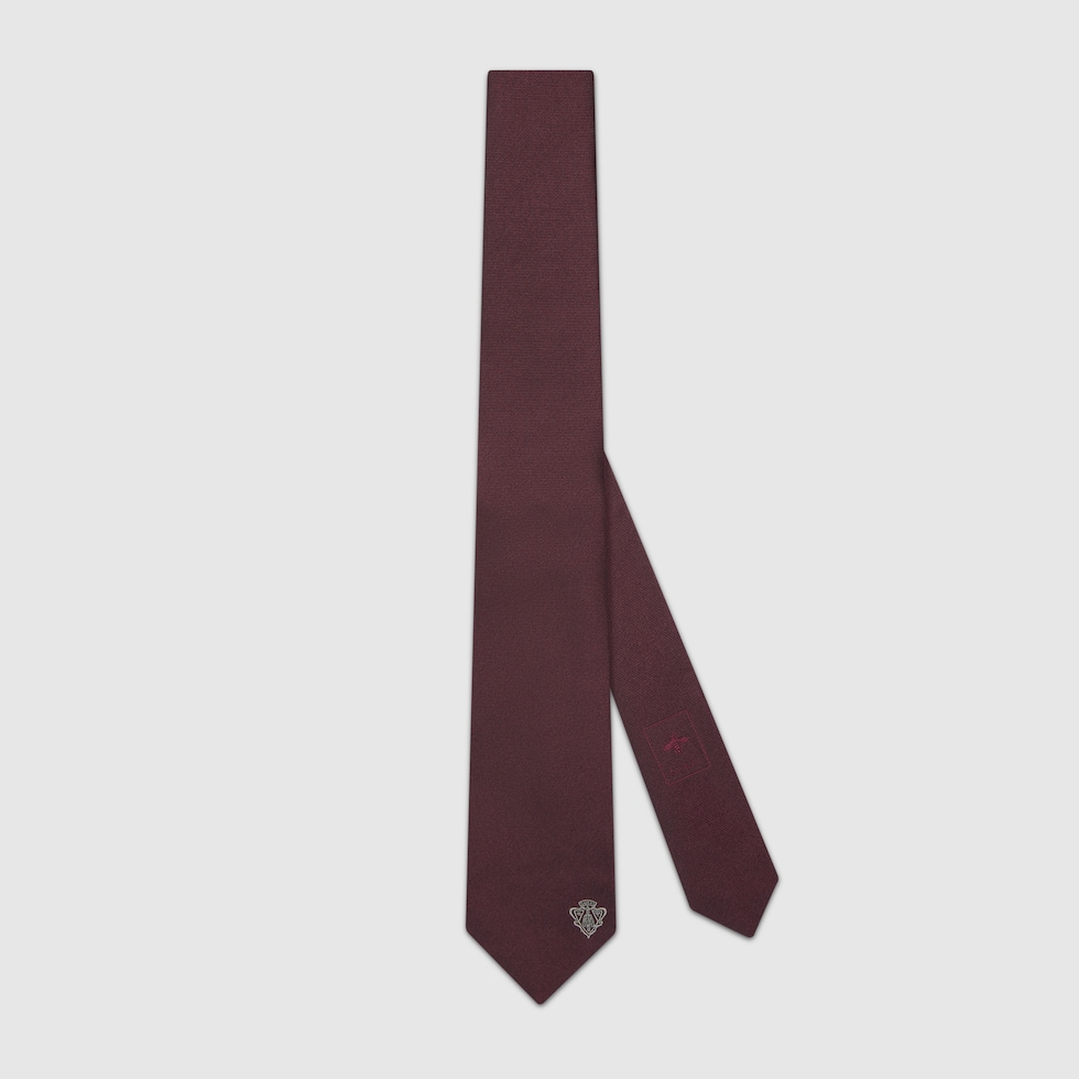 Silk jacquard tie with Gucci crest in bordeaux | GUCCI® ZA