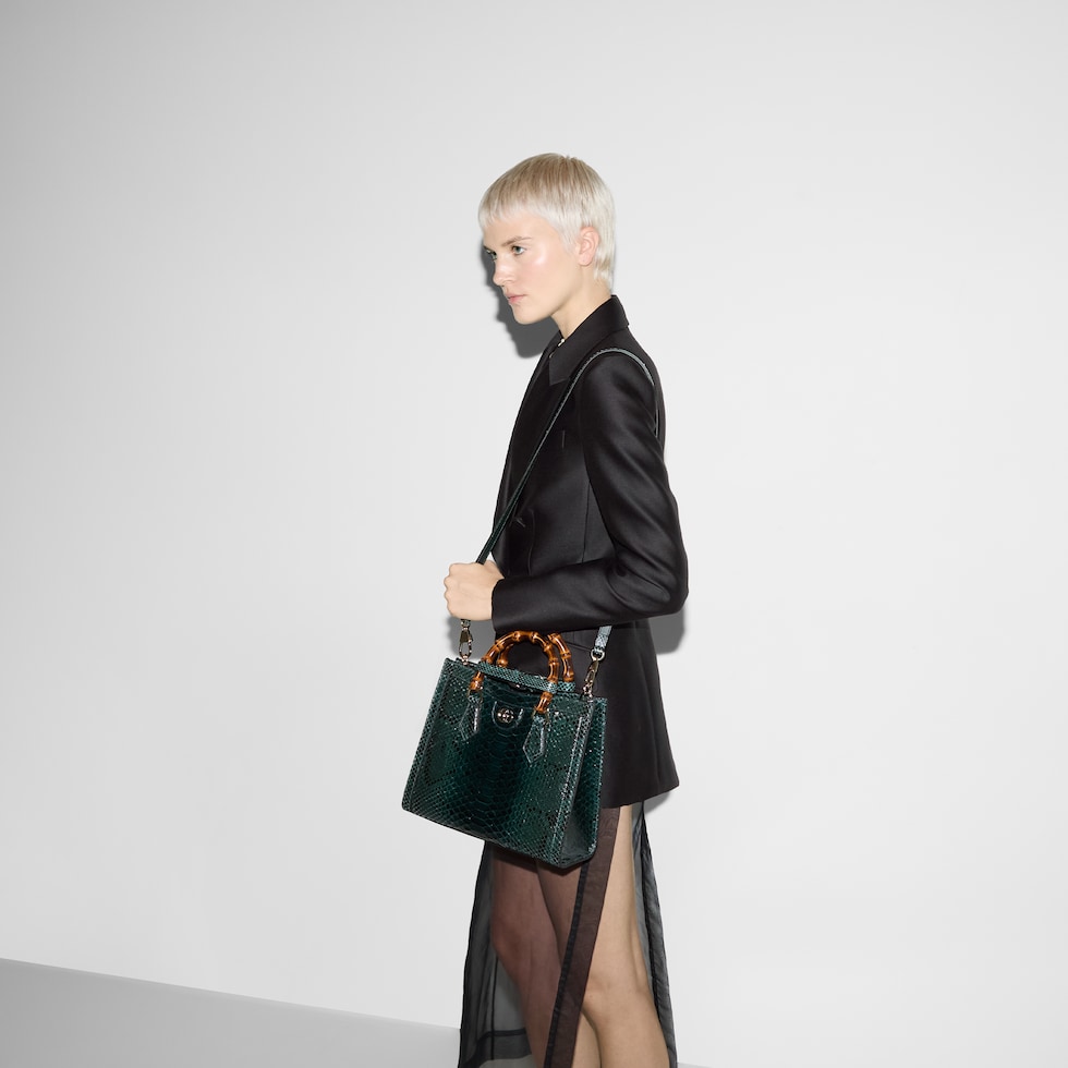 Gucci Diana python medium tote bag in gradient dark green | GUCCI® TR