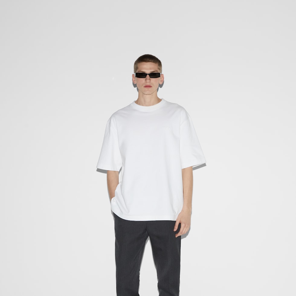 T-shirt in jersey di cotone con ricamo in bianco | GUCCI® IT