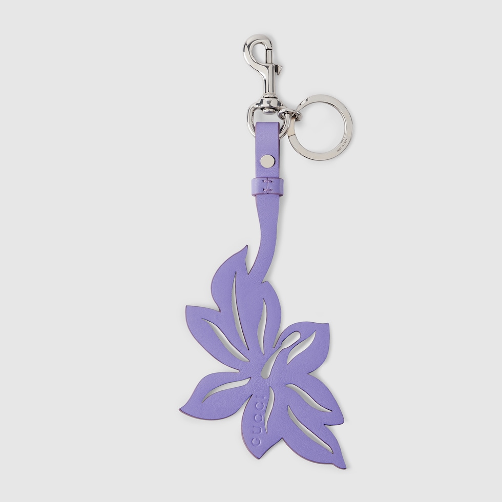 Flower keychain charm in lilac leather | GUCCI® TR