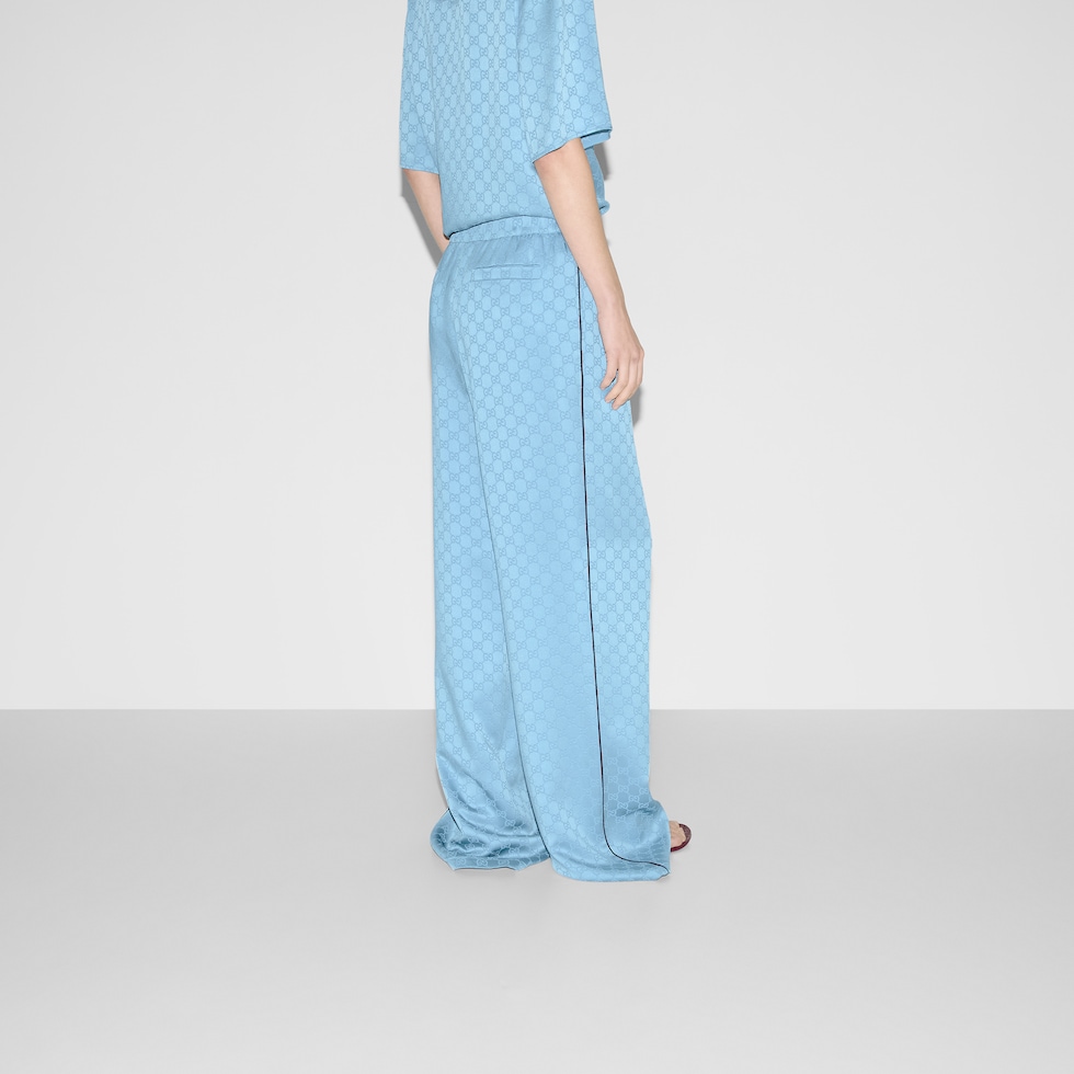 Pantalón de satén con GG en azul claro | GUCCI® ES
