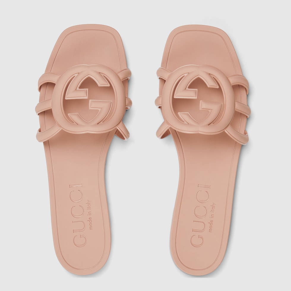 Women's Interlocking G slide sandal in light beige rubber | GUCCI® CA