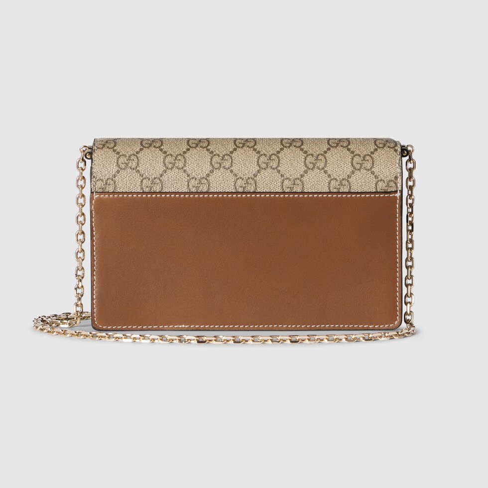 Cartera con cadena GG Emblem en piel marrón | GUCCI® ES